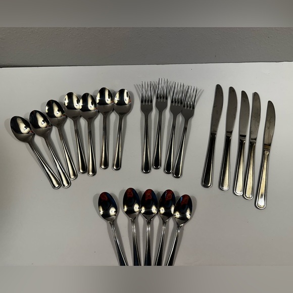 Oneida | Dining | Oneida Stainless Steel Silverware Flatware Mixed Set ...